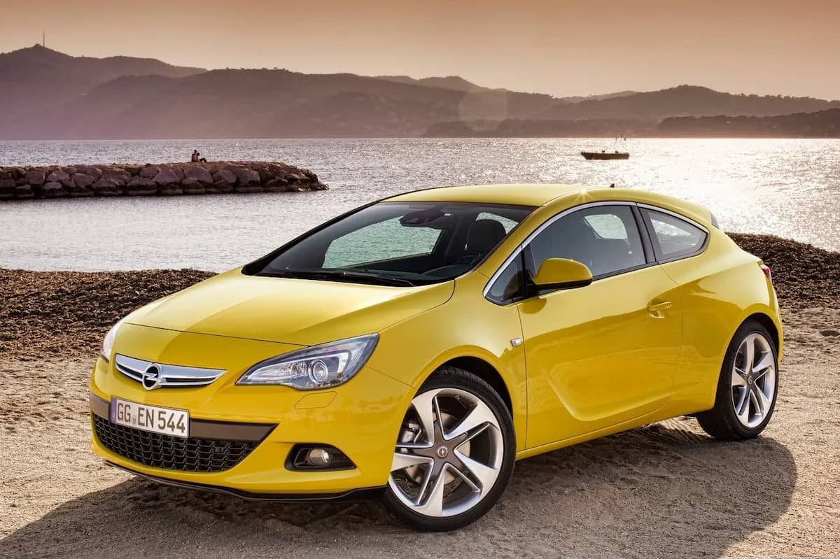 El Opel Astra: más de 30 años de rendimiento e innovación - OcasionPlus ...